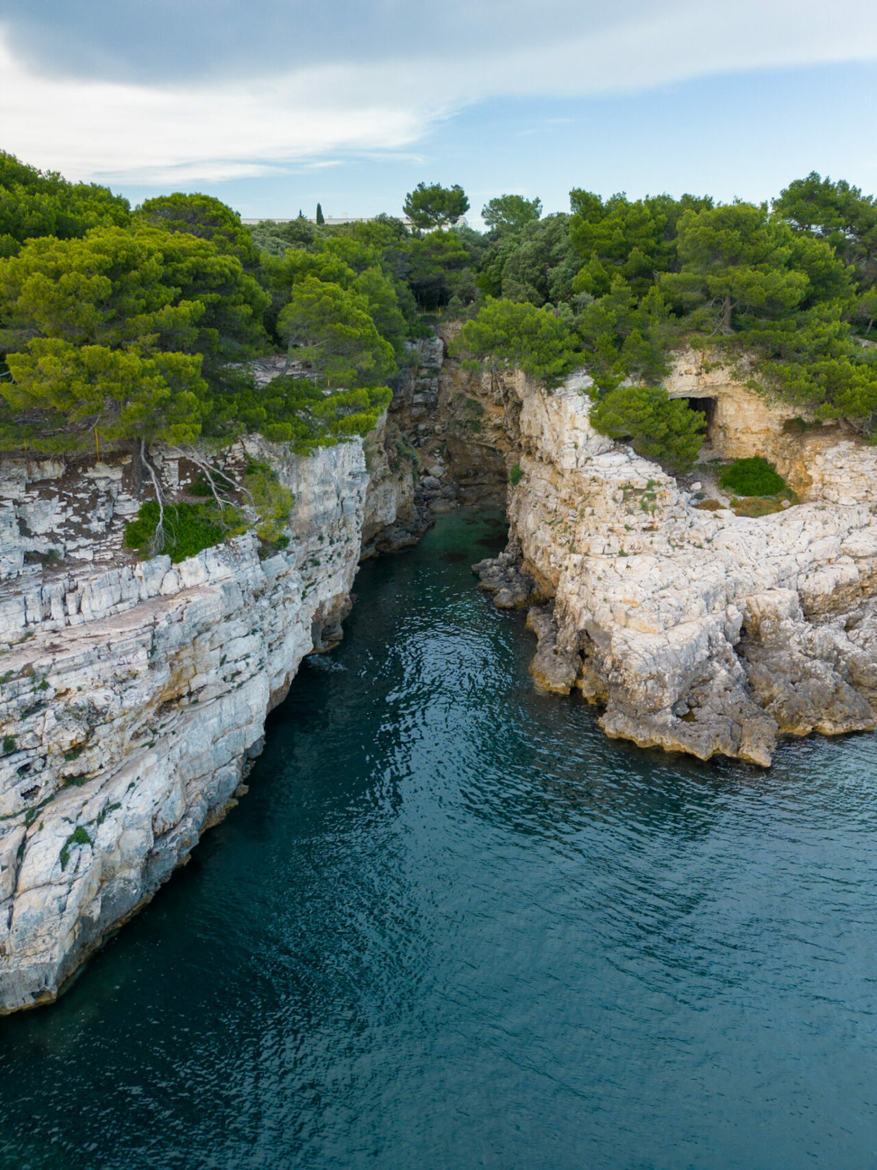 Entdecke die vergessenen Schätze: Lost Places in Istrien – Ein ...